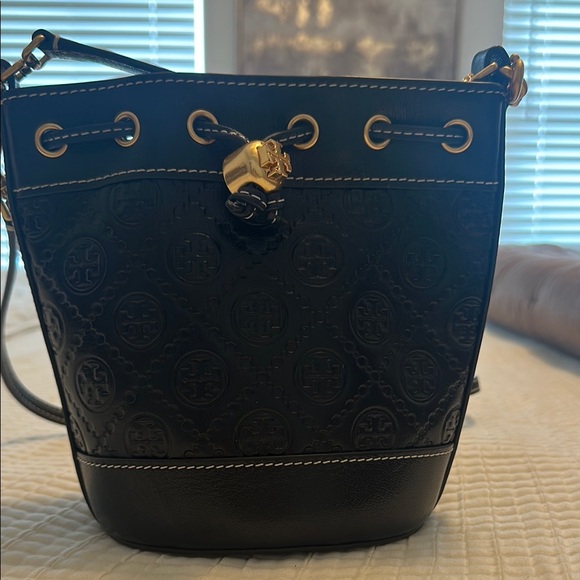 Tory Burch | Bags | Tory Burch Navy Bucket Bag | Poshmark